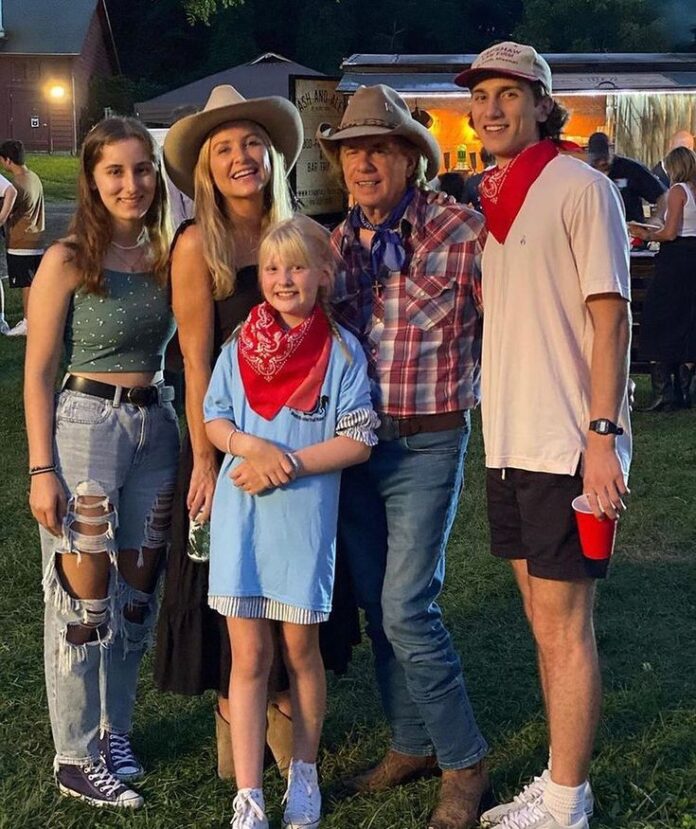 Jessica Capshaw And Her Relationship With Influential Parents - amy ...